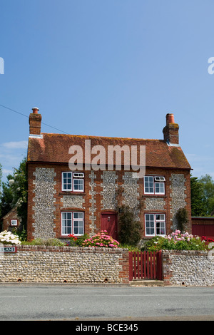 Pretty flint English cottage, Slindon, West Sussex, UK Stock Photo - Alamy
