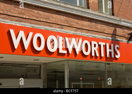 Beverley town centre, Beverley high street, center, shops, shoppers ...