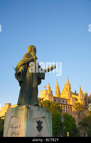 Ramon Llull Statue, Palma, Mallorca, Spain Stock Photo: 24921874 - Alamy