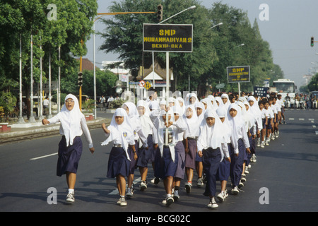 Indonesia, Java, Solo, school, girls in traditional islamic dress Stock ...