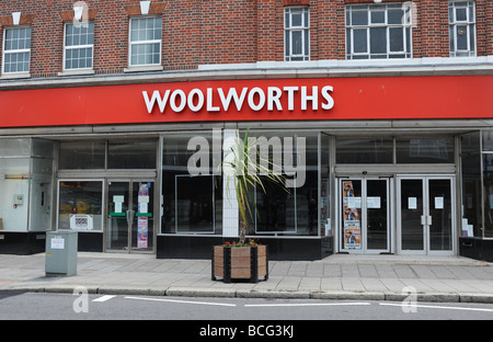 Woolworths closures. Woolworths closed store in Shrewsbury Stock Photo ...