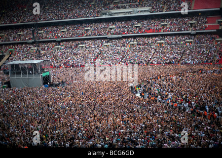 Wembley stadium concert crowd Stock Photo - Alamy