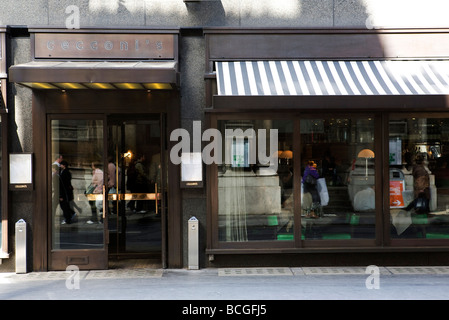 Harry's Bar on South Audley Street, London Stock Photo - Alamy