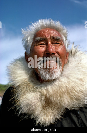 Close up detail of a Inupiaq Eskimo Skin Boat (Umiaq) made from bearded ...