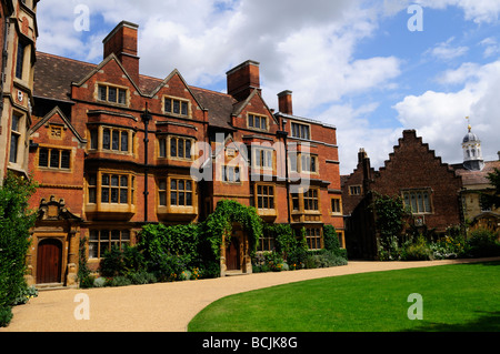 Cambridge, England, UK. Trinity Hall college Coat of Arms showing Sable ...