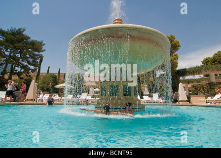 Luxurious swimming pool of the Bellagio Resort and Casino in Las Vegas ...