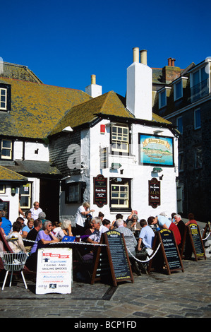 The Sloop Inn, a popular harbourside pub in the Cornish resort of St ...