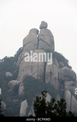 Rocky peaks of Taimu Mountain, Fuding City, Ningde, Fujian Province ...
