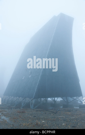 DISTANT EARLY WARNING SYSTEM ANTENNAS FROM COLD WAR ERA SURVEILLANCE ...