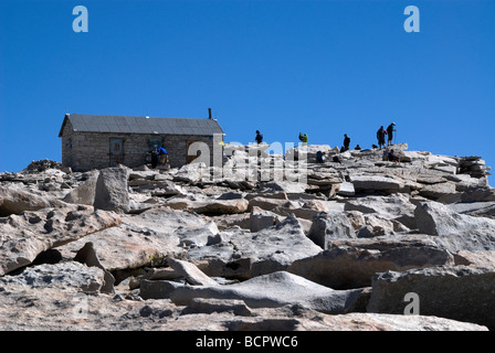 Summit House and hikers Mount Whitney California USA Stock Photo - Alamy