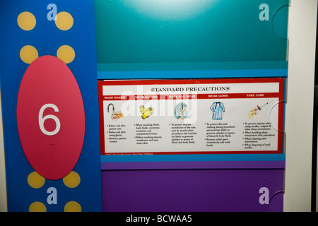 Hospital pediatric intensive care unit icu picu Stock Photo - Alamy