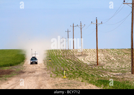 Vortex 2 probe teams deploy probes near Salina Kansas June 3 2009 ...
