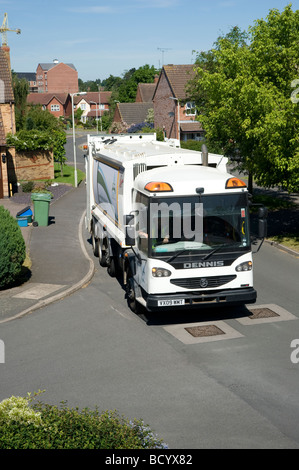 Waste collection lorry working in Nottingham, England Stock Photo - Alamy