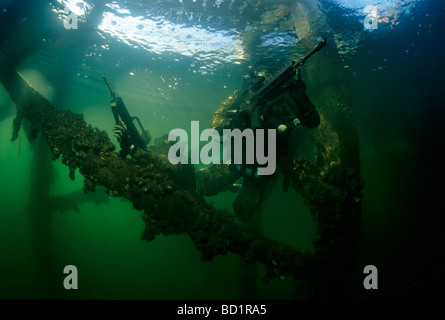 Soldiers of the special forces unit "Kampfschwimmer" of the Deutsche ...