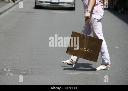 Shopping at Gucci on Via Condotti Rome Italy Stock Photo - Alamy