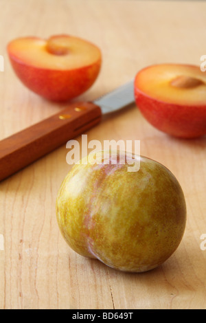 Hybrid of plum and apricot, Pluot Stock Photo - Alamy