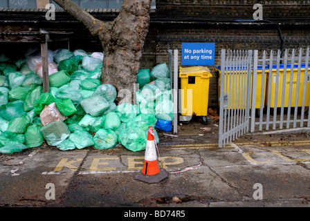 RECYCLING MEDICAL REFUSE Stock Photo - Alamy