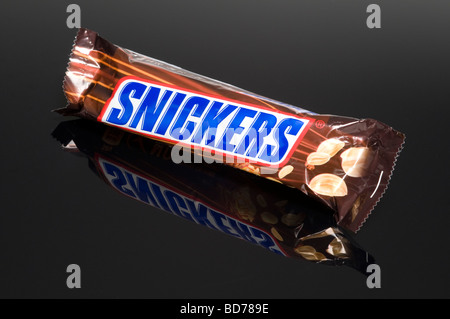 snickers chocolate bar in wrapper Stock Photo: 69146267 - Alamy