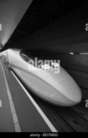 Shinkansen 700T high speed train at Taipei Main Station in Taiwan Stock ...