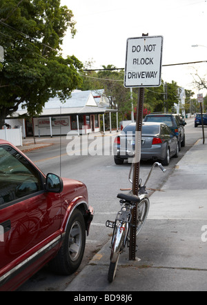 Don't Block the Driveway Sign Stock Photo - Alamy