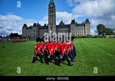 Canada. Royal Canadian Guards Marching In Step Stock Photo - Alamy