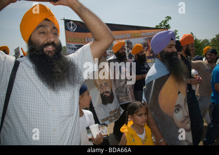 Sikhs remember the 1984 massacre at the Golden Temple, Amritsar, and ...