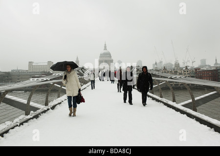 Heavy snow in London Stock Photo - Alamy
