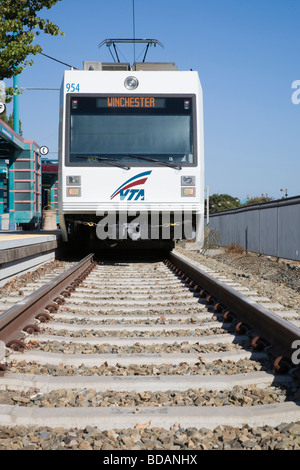 VTA (Valley Transportation Authority) mass transit light rail train at ...