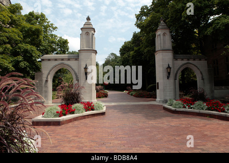Summer at the sample gates at Indiana University in Bloomington ...