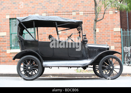 Ford Model T Assembly Line, 1920s Stock Photo - Alamy