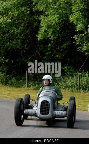 1938 Issigonis Lightweight Special with driver Iain Cheyne at Goodwood ...