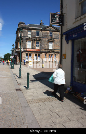 High Street and Cameron Square in Fort William, Scottish Highlands ...