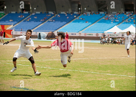 USA and Japan compete in Ultimate Frisbee Flying Disc competition ...
