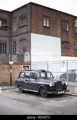 London taxi, hackney carriage, black cab, hack, bus, doubledecker Stock ...