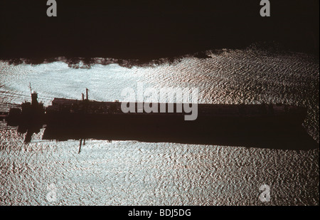 Garbage barge on the Hudson River, New York City, USA Stock Photo - Alamy