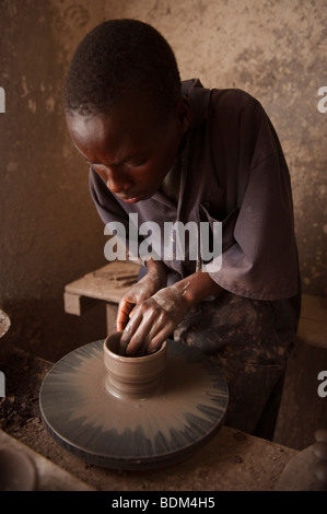 Batwa pottery, Gatagara, Rwanda Stock Photo - Alamy