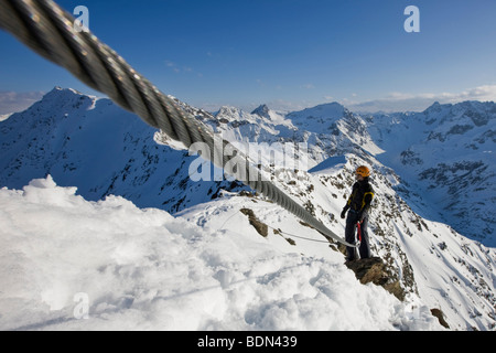 Climbers in the mountains with a rope / Bergsteiger beim Hinausseilen ...