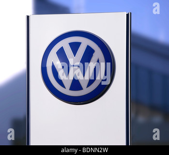 Volkswagen Logo VW, Sign, Company, Brand world-famous Stock Photo - Alamy