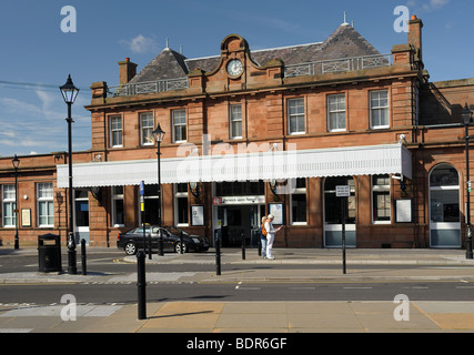 Berwick upon Tweed Railway Station Stock Photo - Alamy