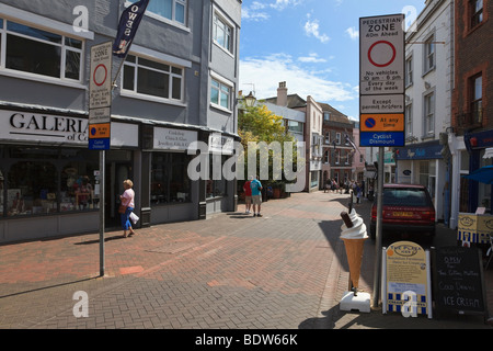 Shops, High Street, Cowes, Isle of Wight, England, UK Stock Photo ...