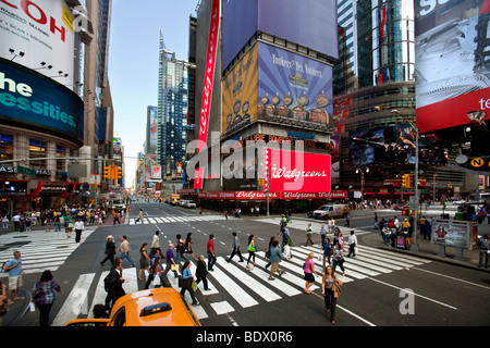 Midday on New York City Streets Stock Photo - Alamy