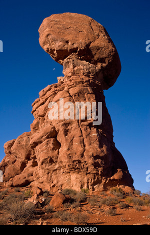 Balanced Rock and the moon, Arches National Park, Moab, Utah Stock ...