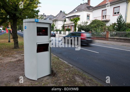 Speed monitoring with a stationary speed camera, Offenbach, Hesse ...