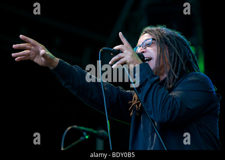 Singer Noel McCalla of the British band Manfred Mann's Earth Band live ...