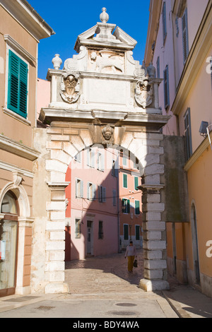 CROATIA ISTRIA ROVINJ BALBI ARCH Stock Photo - Alamy