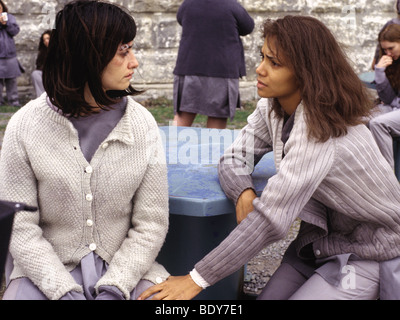 HALLE BERRY, PENELOPE CRUZ, GOTHIKA, 2003 Stock Photo - Alamy