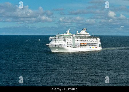 The Birka Line Baltic cruise ship Birka Paradise crosses the Aaland Sea ...