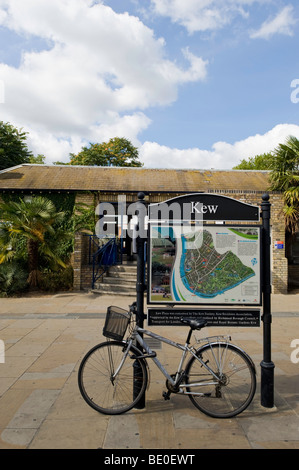 kew station in London Stock Photo - Alamy