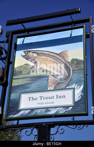 'The Trout Inn' sign, Lower Wolvercote, Oxford, Oxfordshire, England ...