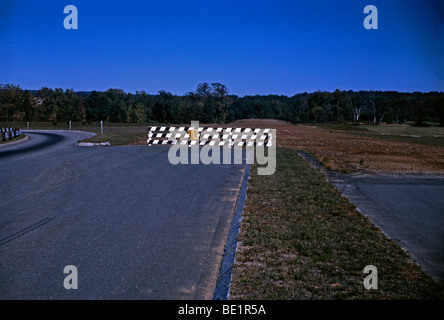 Road Closed sign, Australia Stock Photo - Alamy